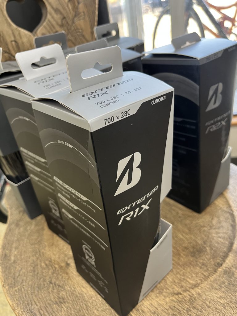 アンカー エクステンザ R1X R2X クリンチャータイヤ が再入荷しました！！|元競輪選手の快適自転車ブログ｜静岡市清水区のスポーツバイク ...